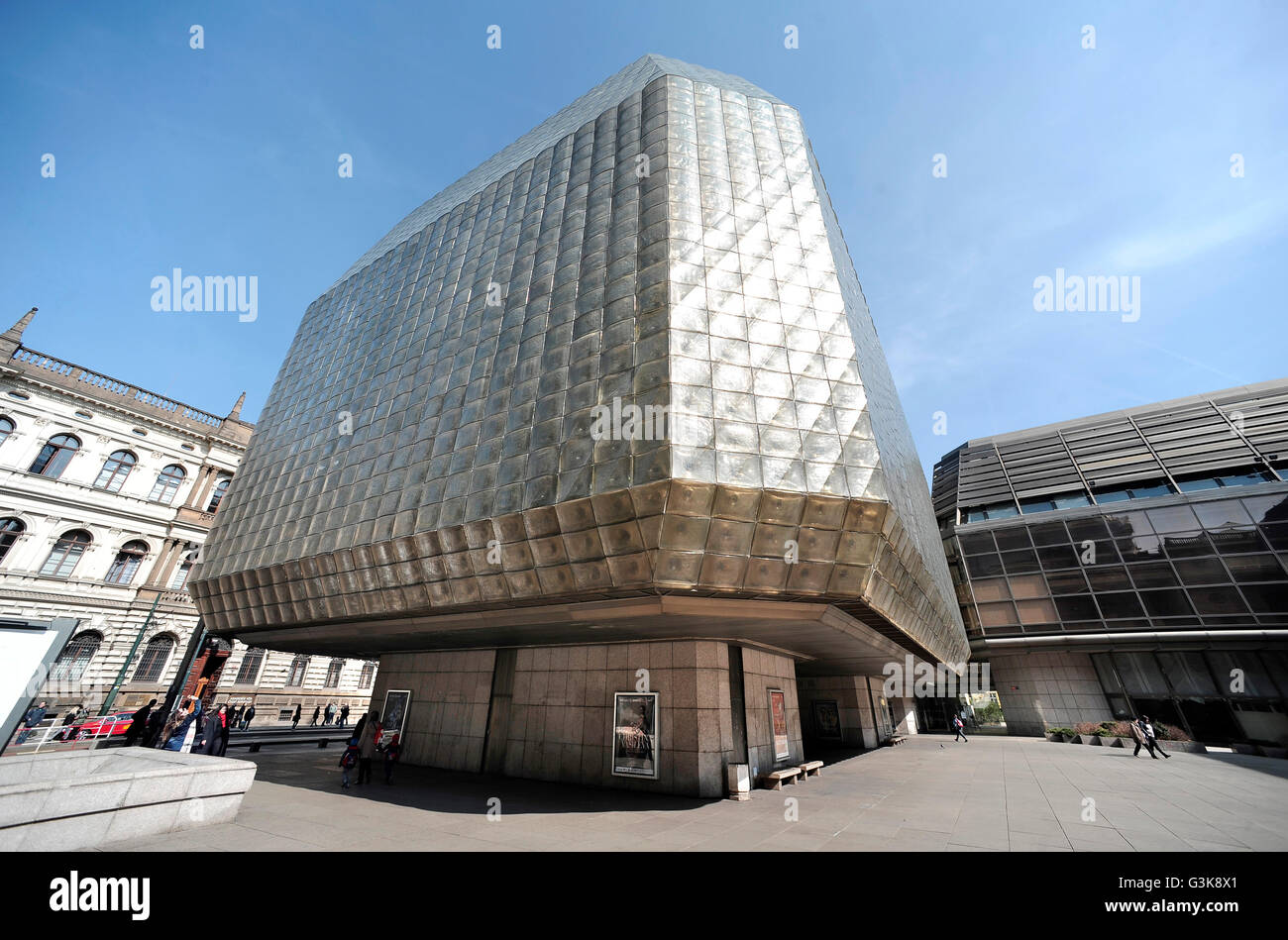 Contemporary plays hi-res stock photography and images - Alamy