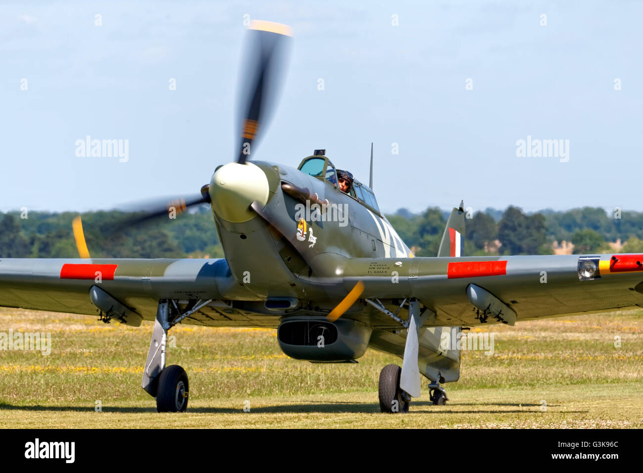 Hawker hurricane mk iib be505 hi-res stock photography and images - Alamy