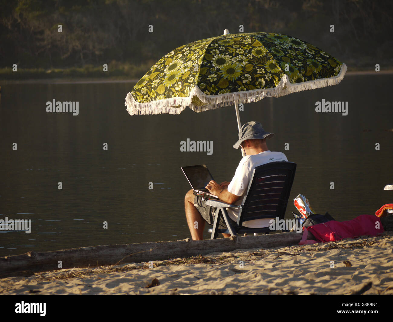 Remote worker hi-res stock photography and images - Alamy