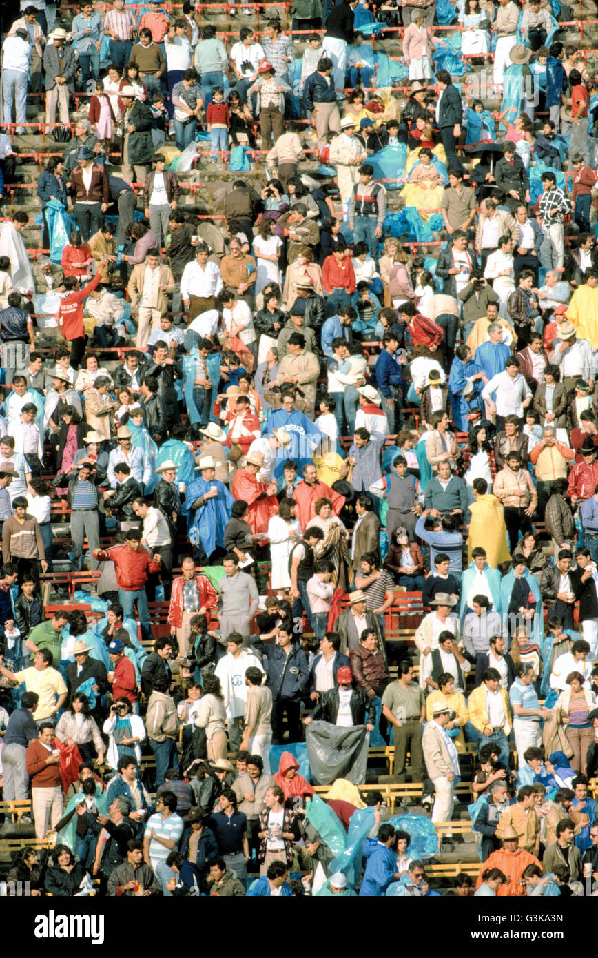 Crowd psychosis hi-res stock photography and images - Alamy