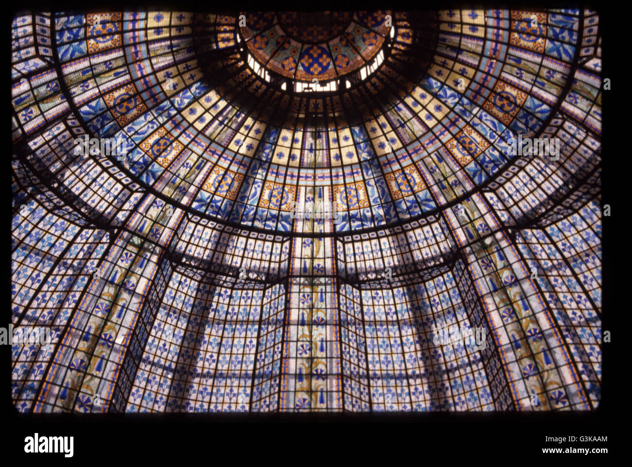 Paris, dome ceiling of Les Printemps Department Store Stock Photo - Alamy