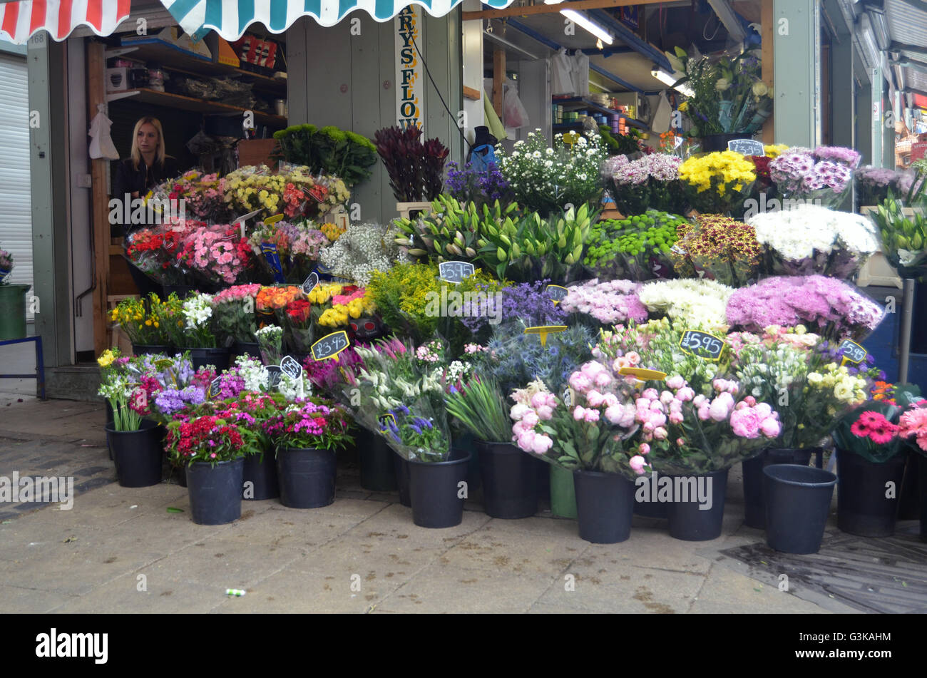 Flower stall, Norwich market Stock Photo - Alamy