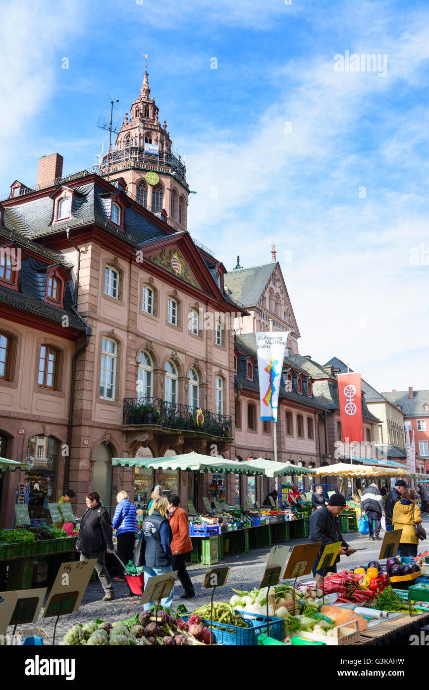 Weekly market hi-res stock photography and images - Alamy