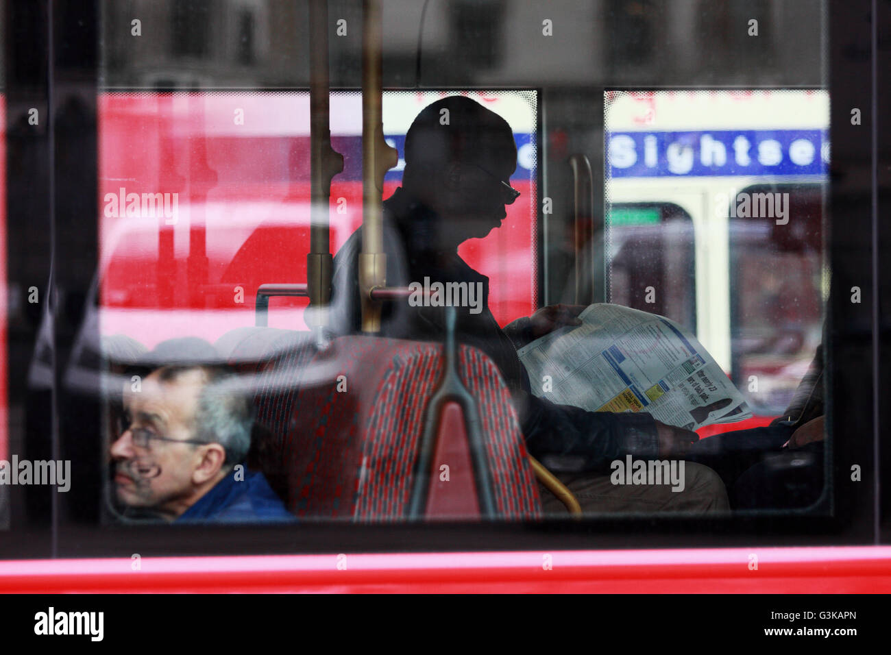 Bus side view uk hi-res stock photography and images - Alamy