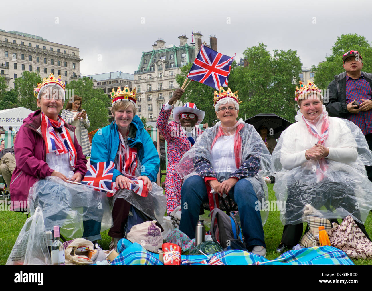 People celebrating Queen Elizabeth's 90th birthday celebrations in St ...