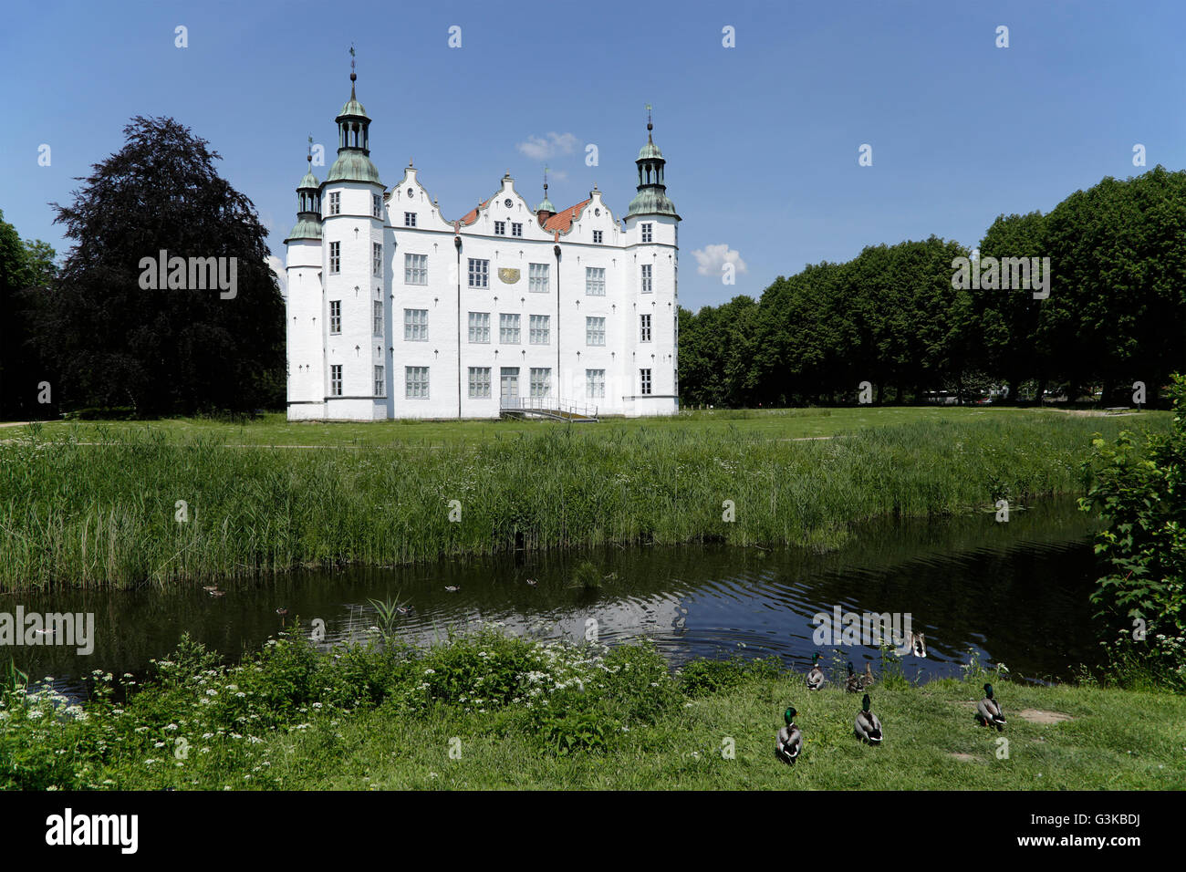 Schloss ahrensburg germany hi-res stock photography and images - Alamy