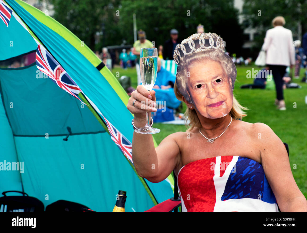 People celebrating Queen Elizabeth's 90th birthday celebrations in St ...