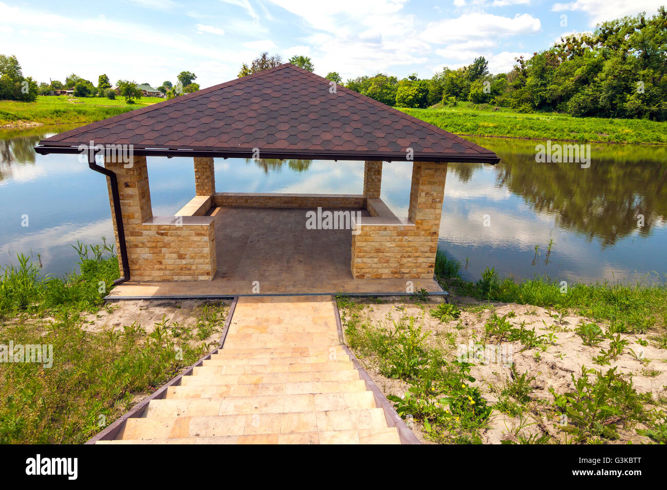 Beautiful alcove on a lake in sunny day Stock Photo - Alamy