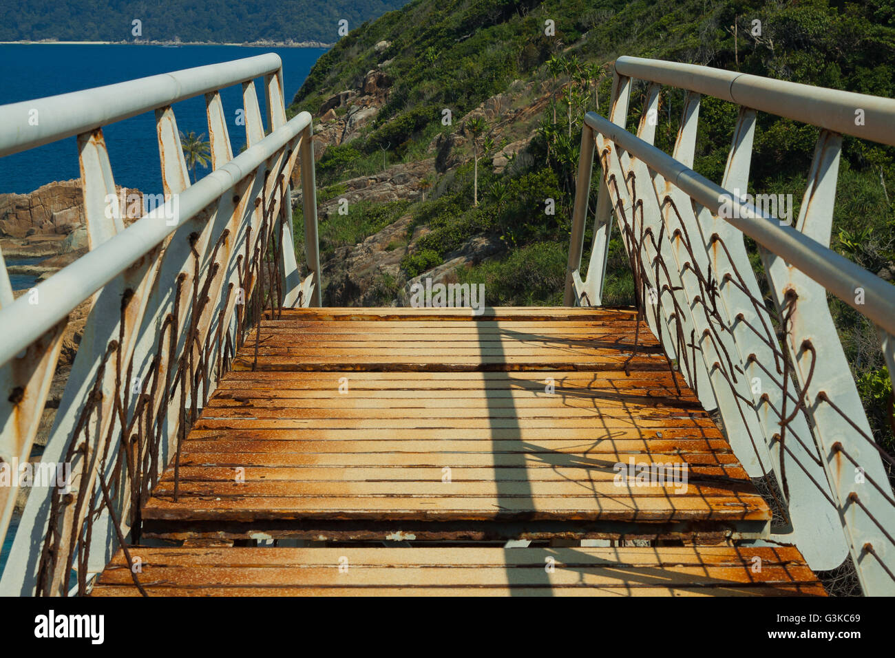 Rusty steel bridge hi-res stock photography and images - Alamy