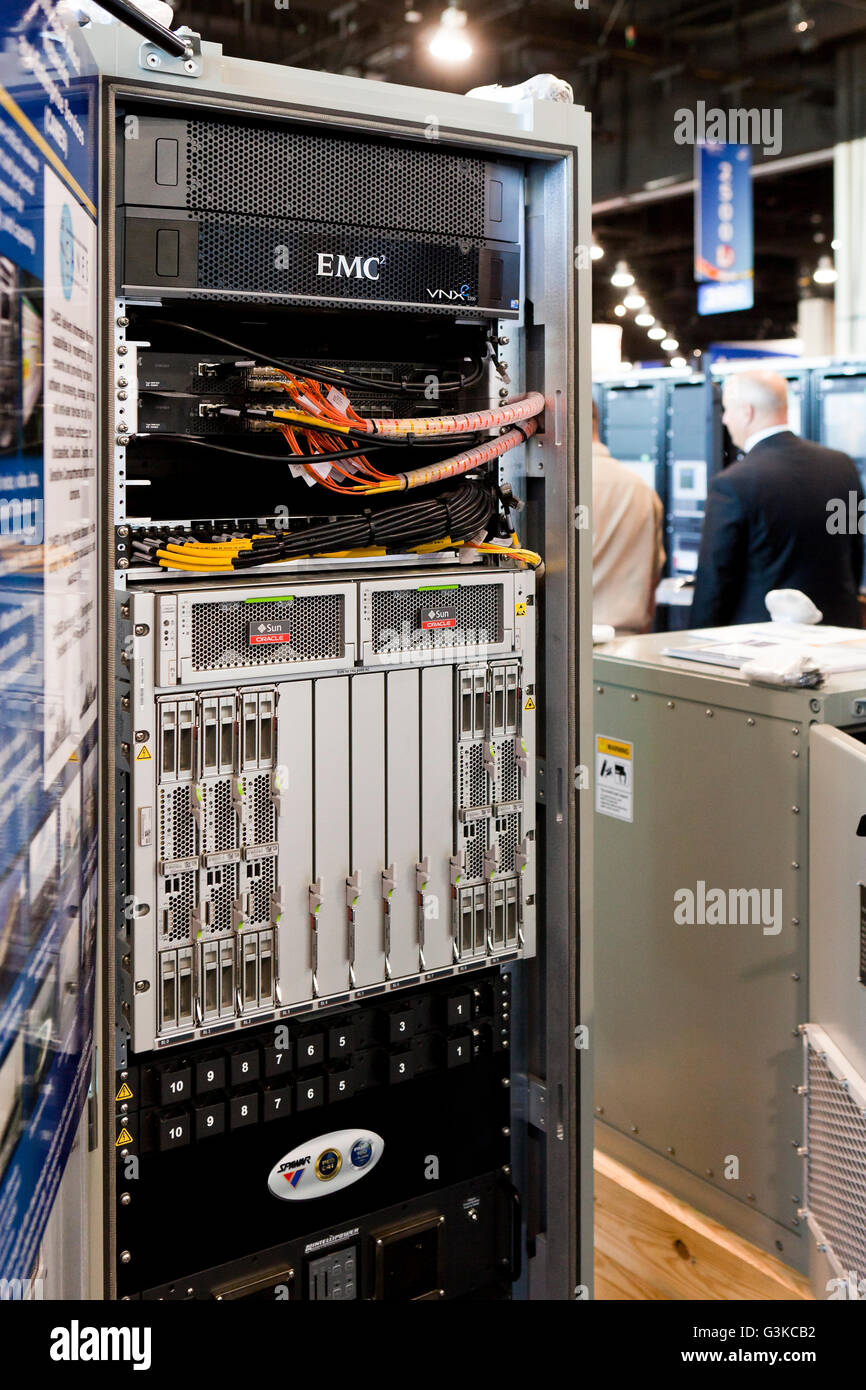 Server rack hi-res stock photography and images - Alamy