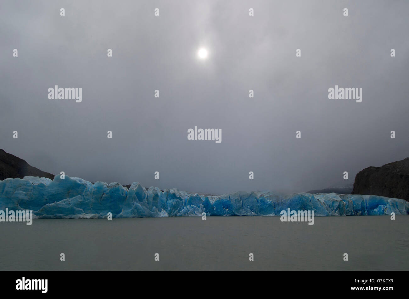 Grey Lake and the Grey Glacier in Torres del Paine National Park ...