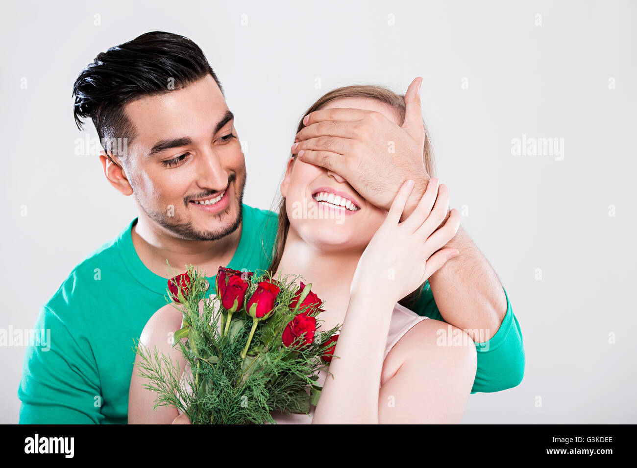 2 Married Couples Foreigner Valentine Day gift Surprise Bouquet rose ...