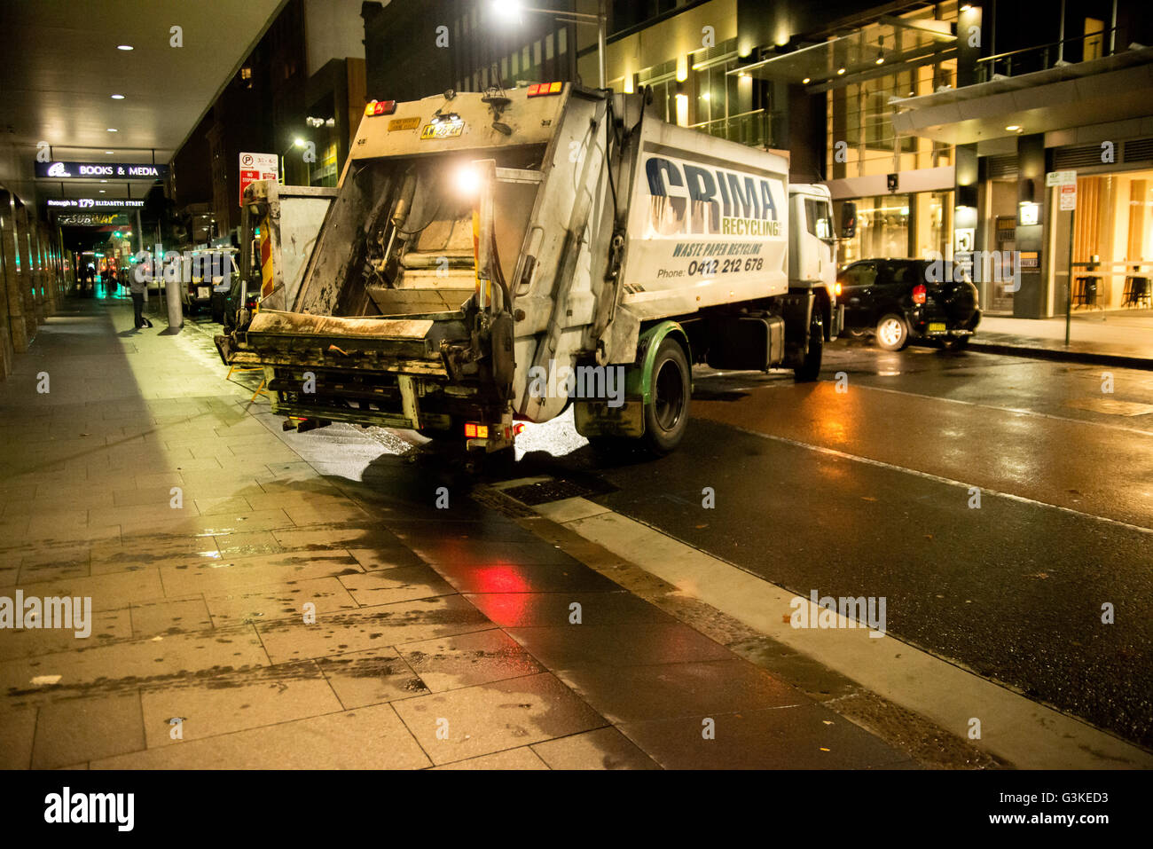 Rubbish truck hi-res stock photography and images - Alamy