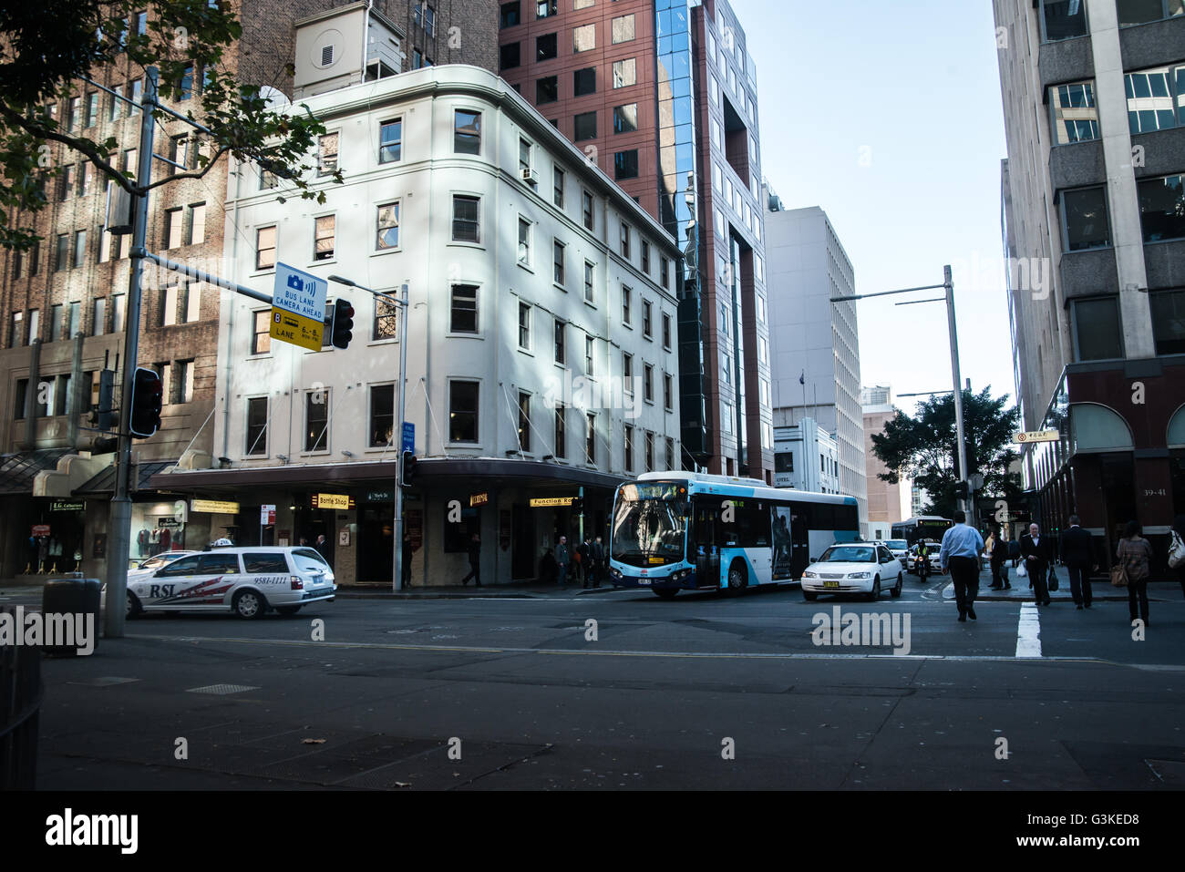 Streets of Sydney CBD in Australia, Corner of York St and Erskine St ...
