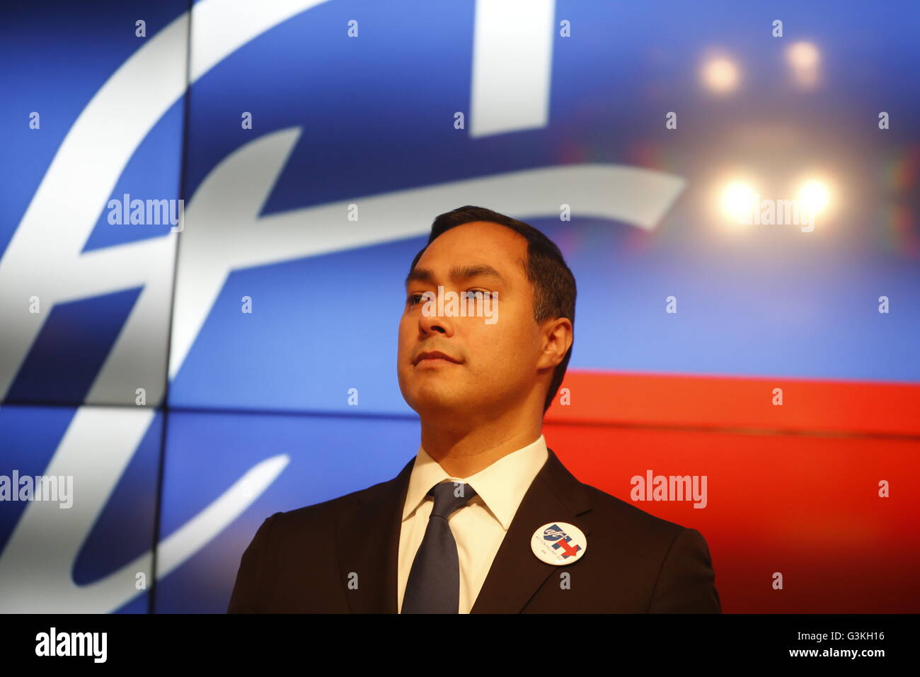 Joaquin castro hillary clinton hi-res stock photography and images - Alamy