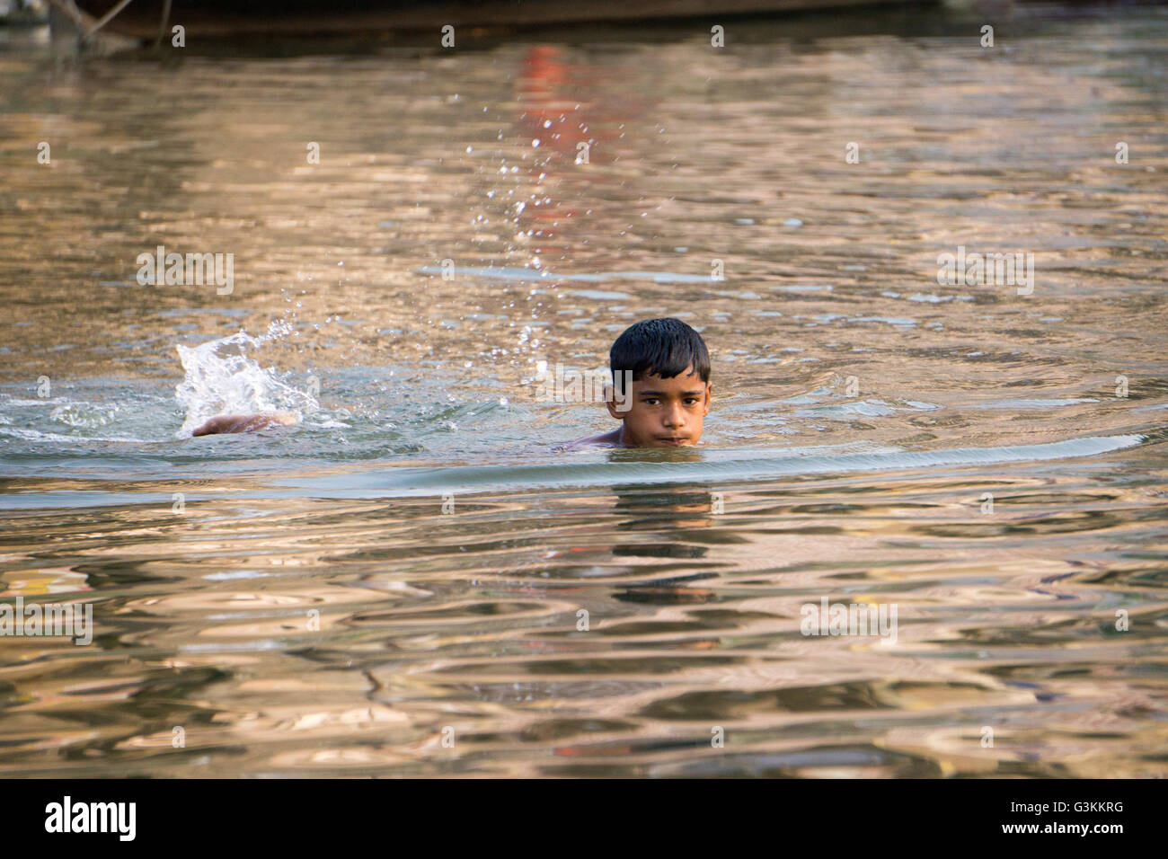 India river swim hi-res stock photography and images - Alamy