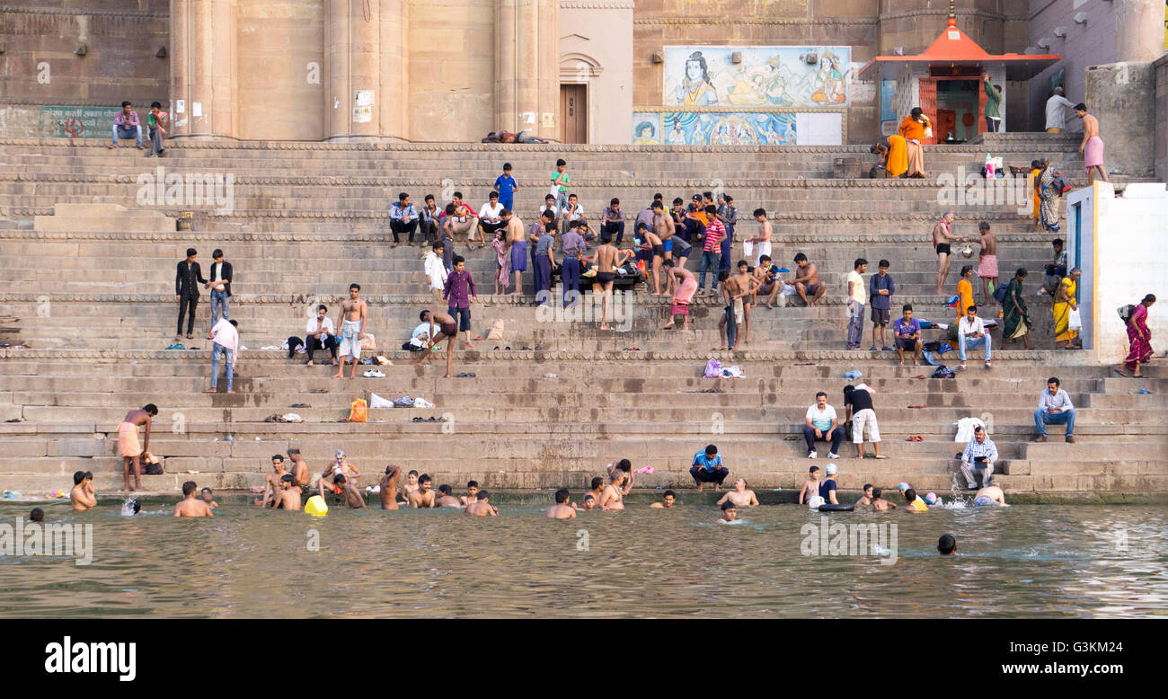 Bank of the Ganges in Varanasi Stock Photo - Alamy