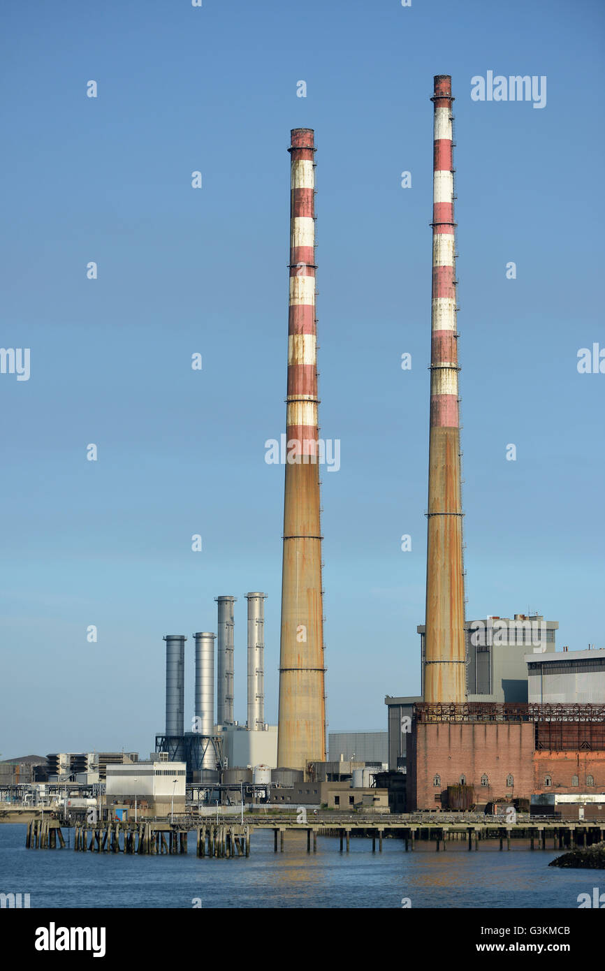 Poolbeg towers hi-res stock photography and images - Alamy
