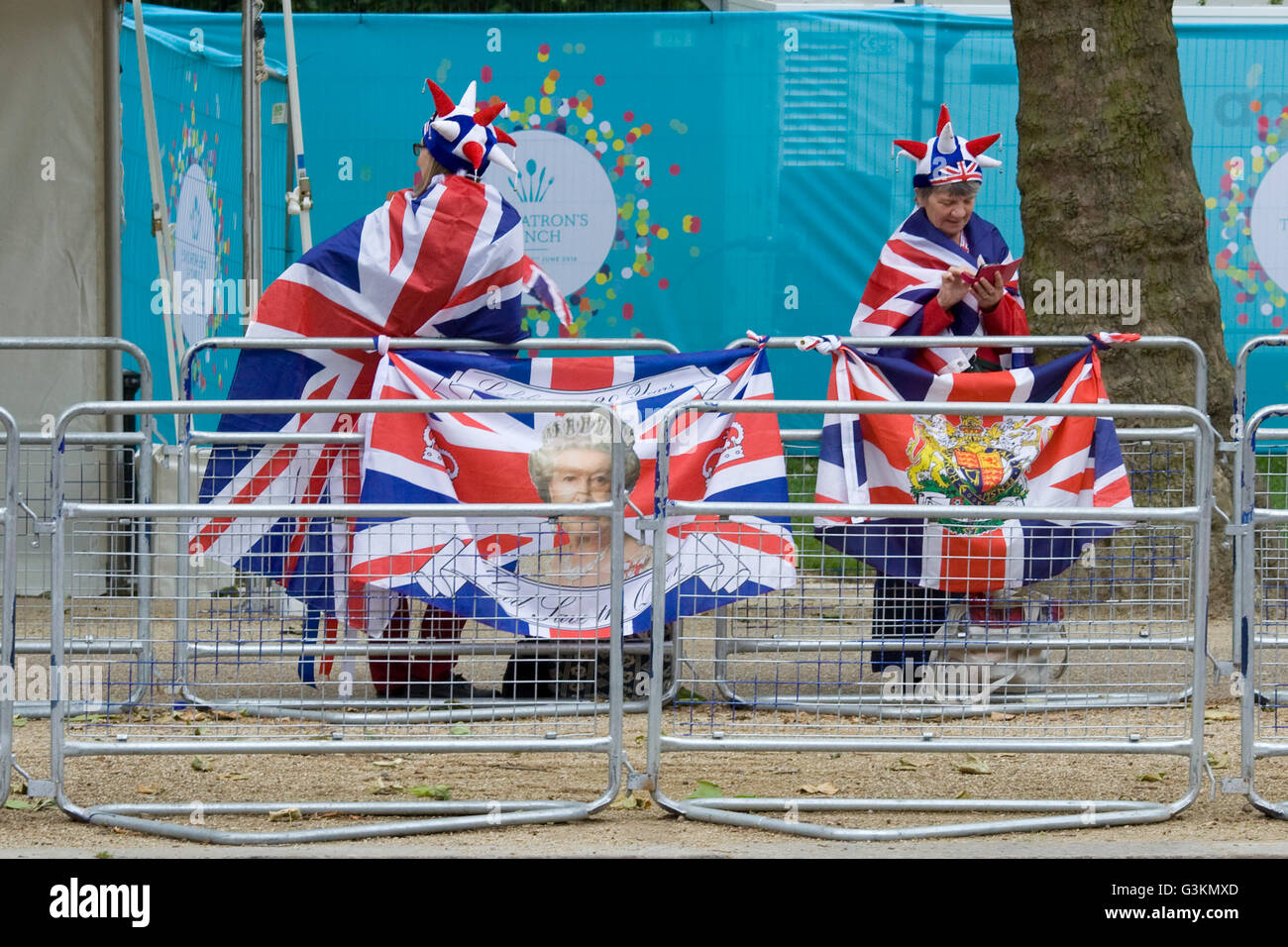 patriotic fans preparing for Trooping the colour Stock Photo - Alamy