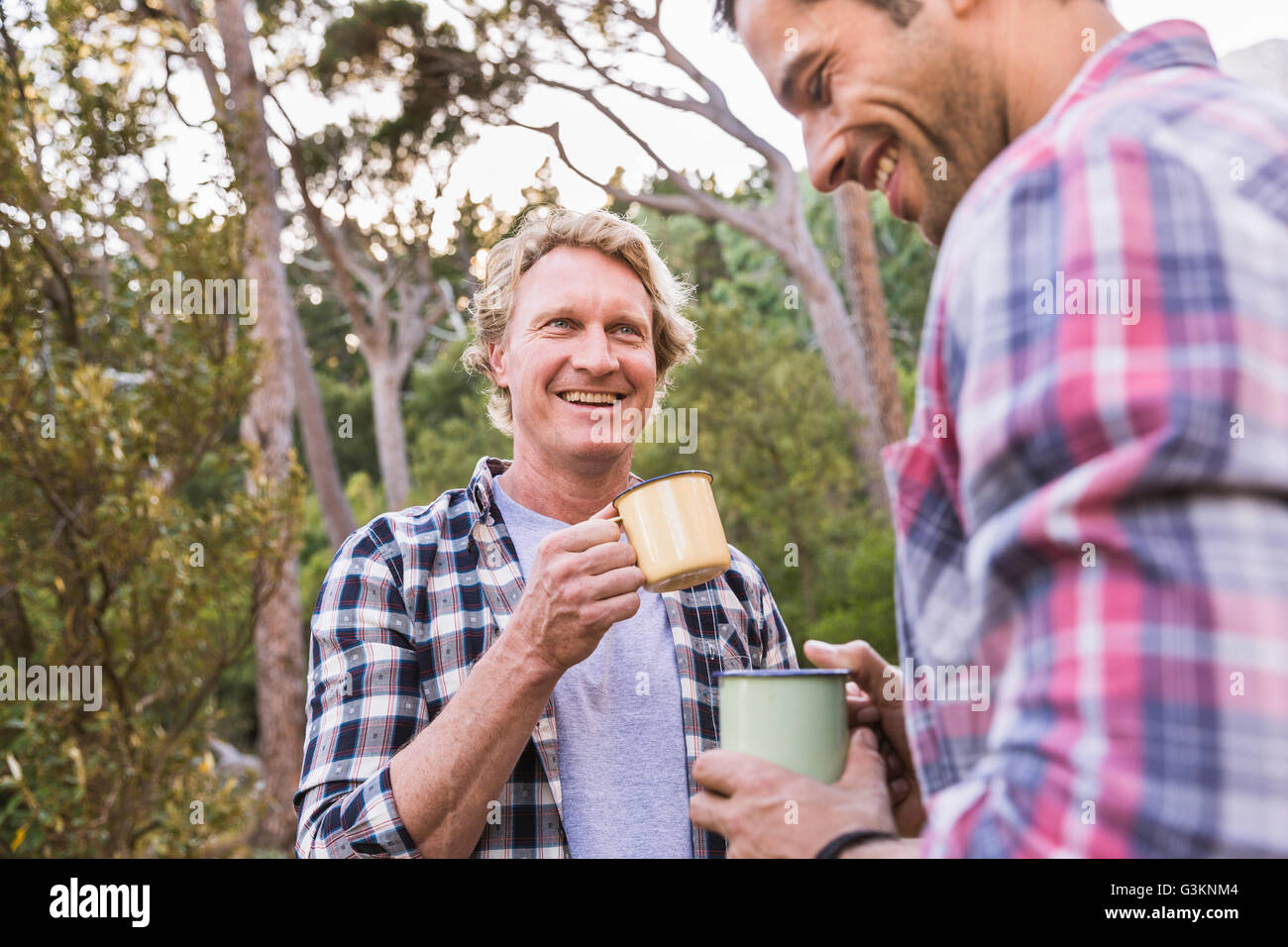 Talking over coffee hi-res stock photography and images - Alamy