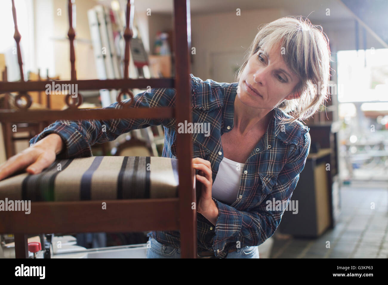 Armless woman hi-res stock photography and images - Alamy