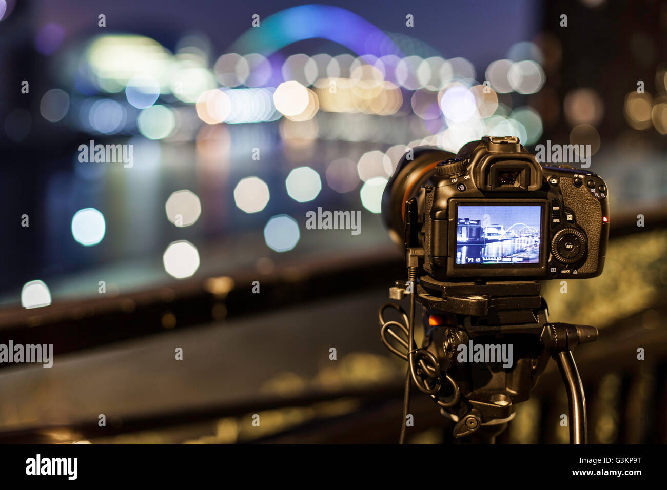 Back view display hi-res stock photography and images - Alamy