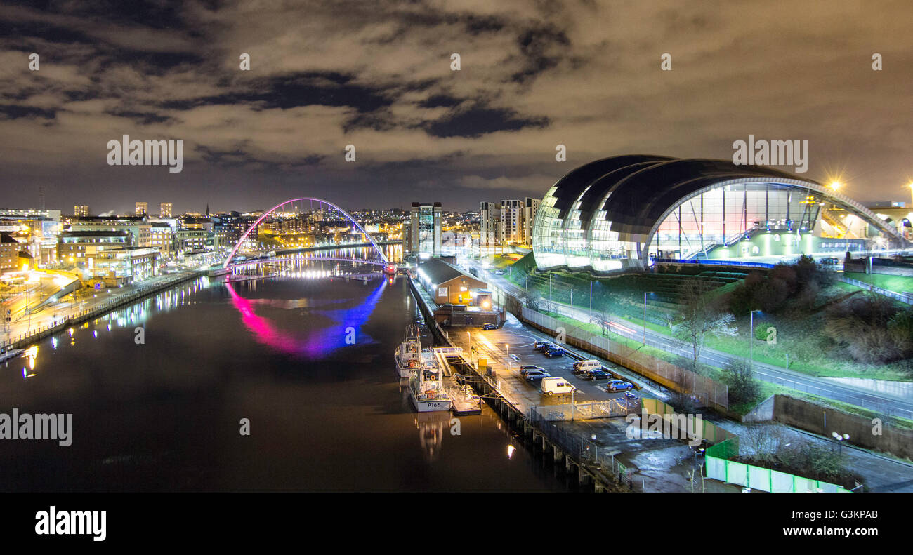 Tyne Bridge, Millennium Bridge, Sage Building and River Tyne, at night ...
