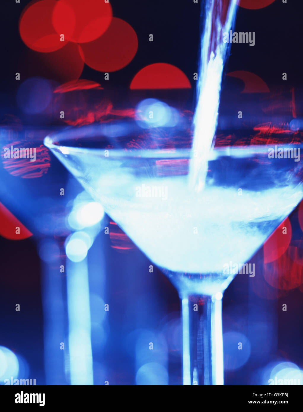 Martini being poured hi-res stock photography and images - Alamy