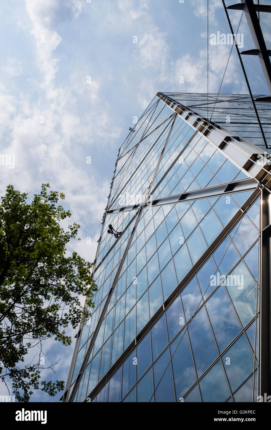 Building abseiling hi-res stock photography and images - Alamy