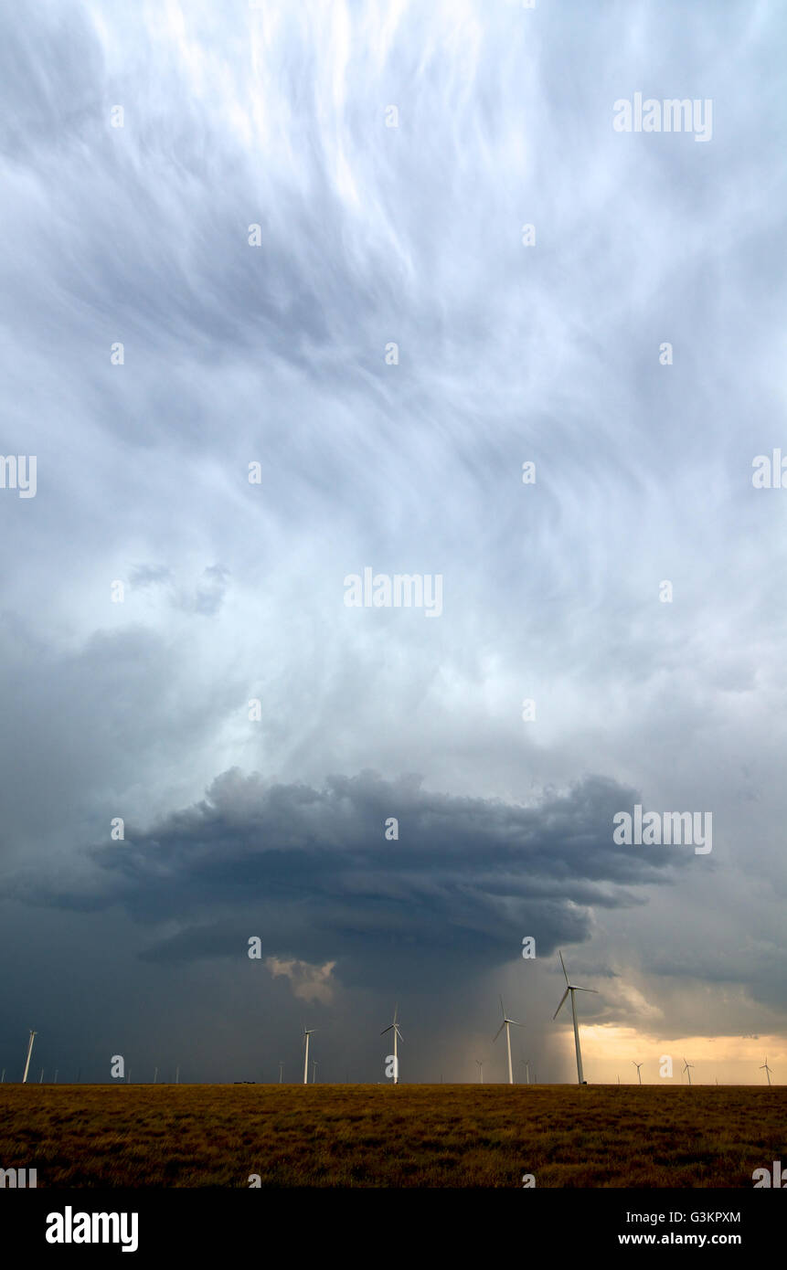 Updraft cloud hi-res stock photography and images - Alamy
