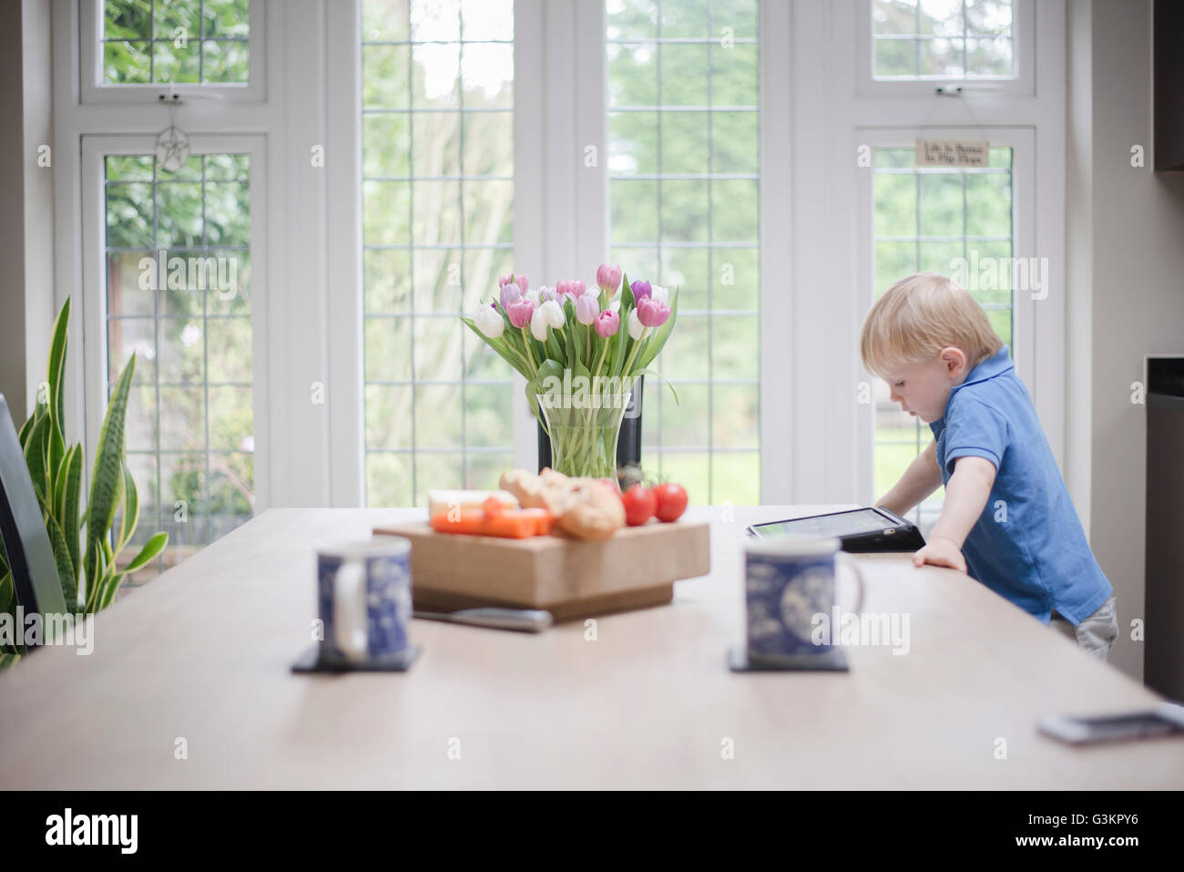 Child tablet table hi-res stock photography and images - Alamy