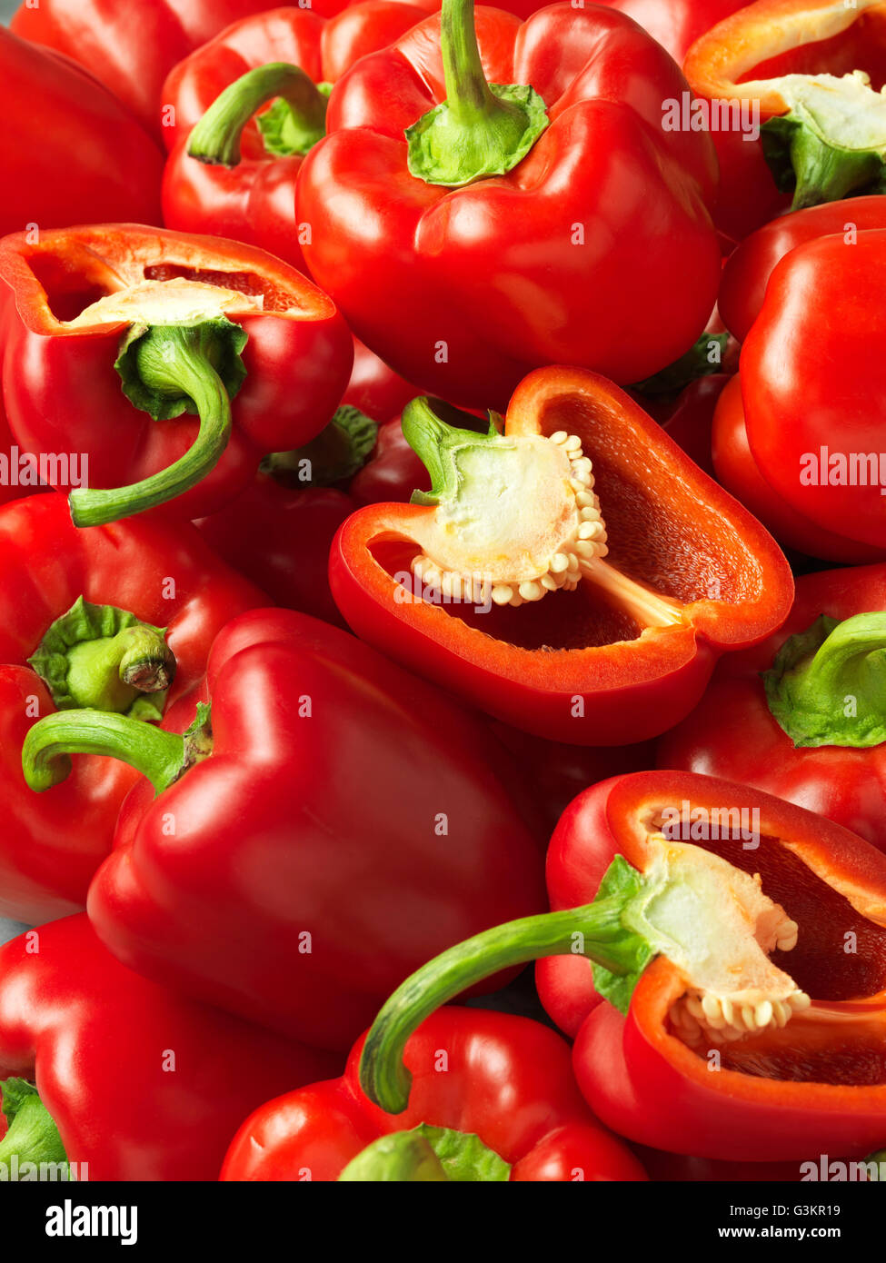 Whole and sliced close up hi-res stock photography and images - Alamy