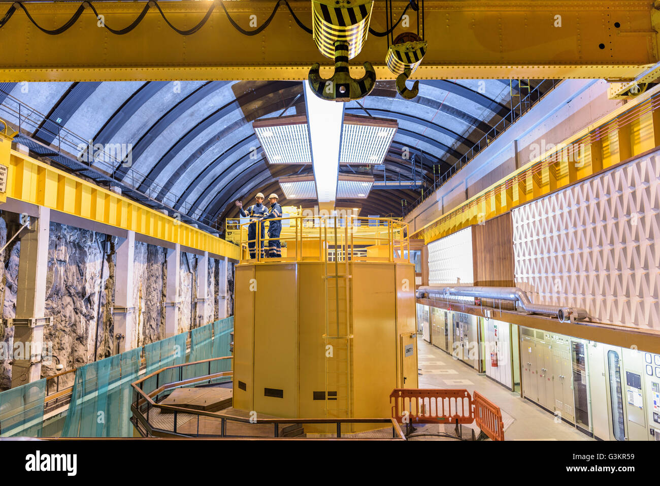 Hydroelectric power generating station hi-res stock photography and ...