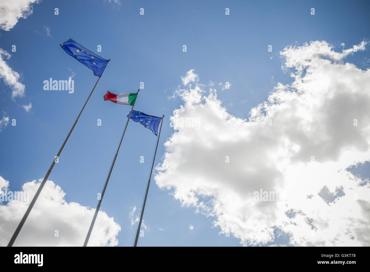 Flapping flags hi-res stock photography and images - Alamy