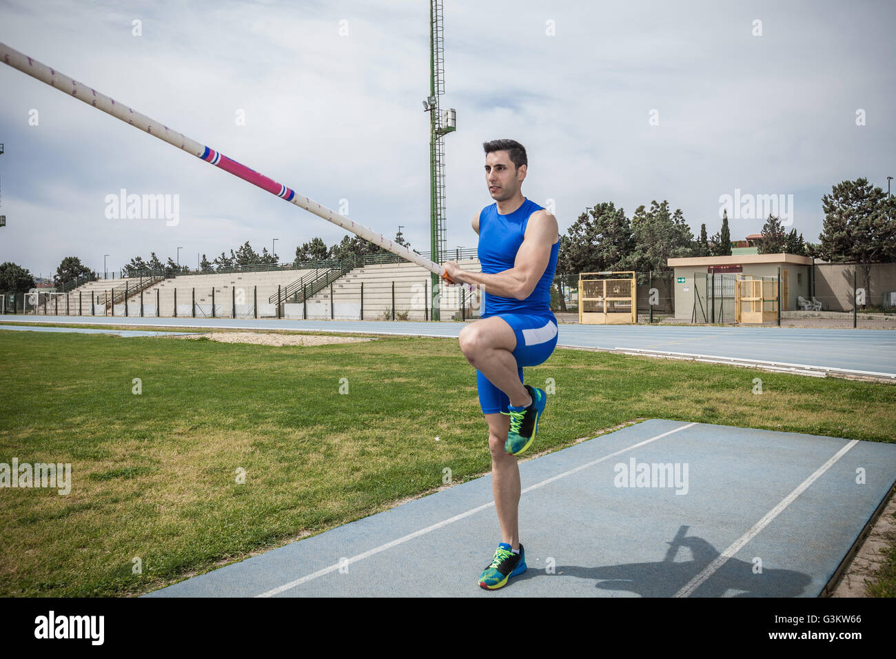 Vaulter athlete hi-res stock photography and images - Alamy