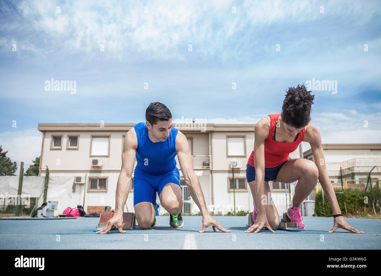 Female sprinters hi-res stock photography and images - Alamy