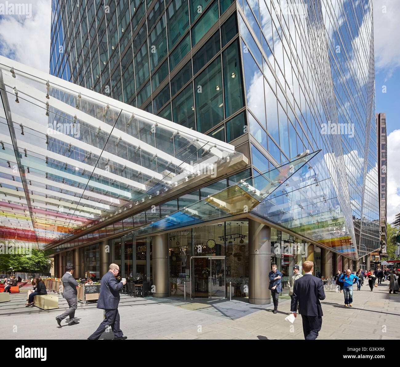 Entrance elevation with view towards canopied passage. 62 Buckingham ...