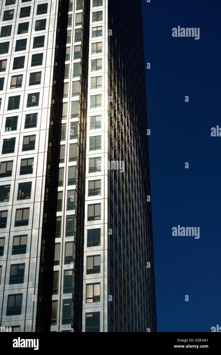 The one canada square building hi-res stock photography and images - Alamy
