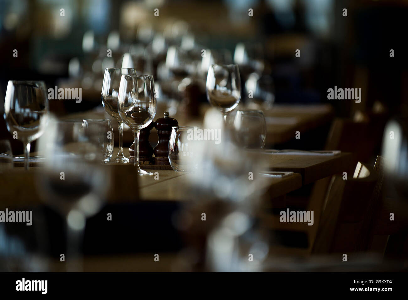Glasses tumblers empty hi-res stock photography and images - Alamy