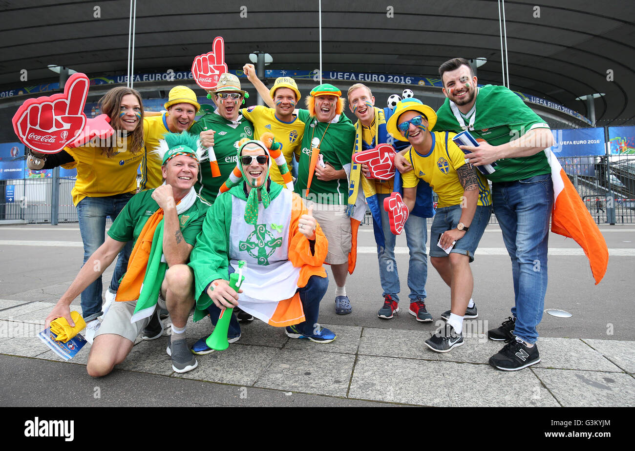 Sweden fans outside stadium hi-res stock photography and images - Alamy