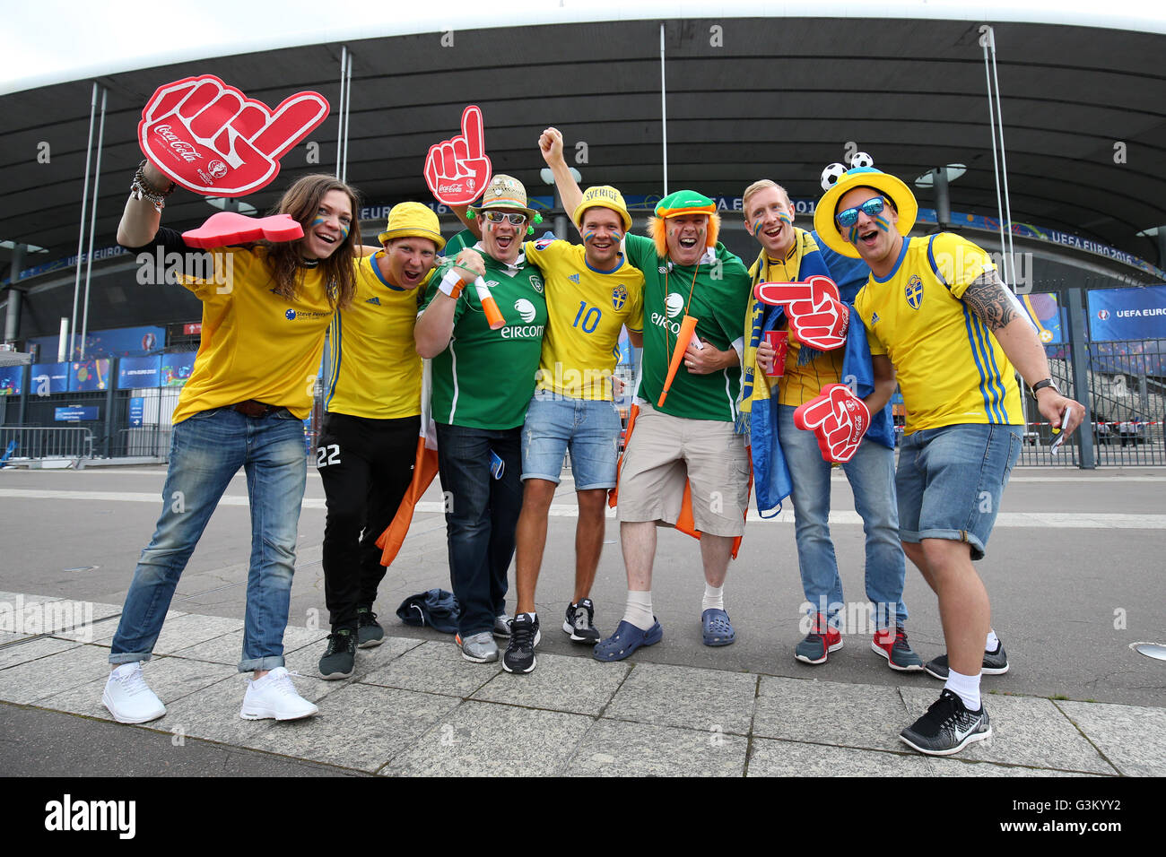 Sweden Fans High Resolution Stock Photography and Images - Alamy