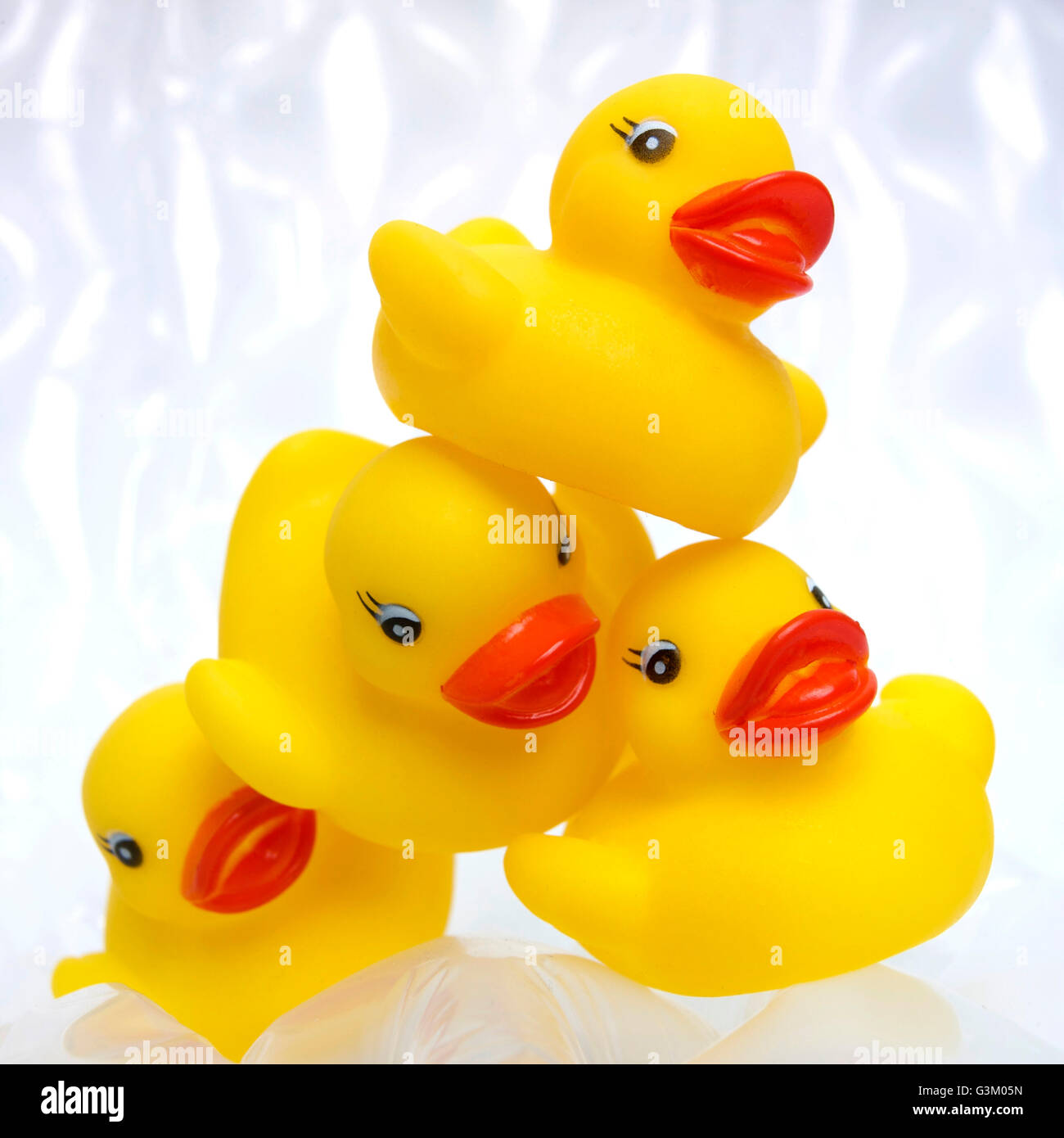 Yellow rubber ducks Stock Photo - Alamy