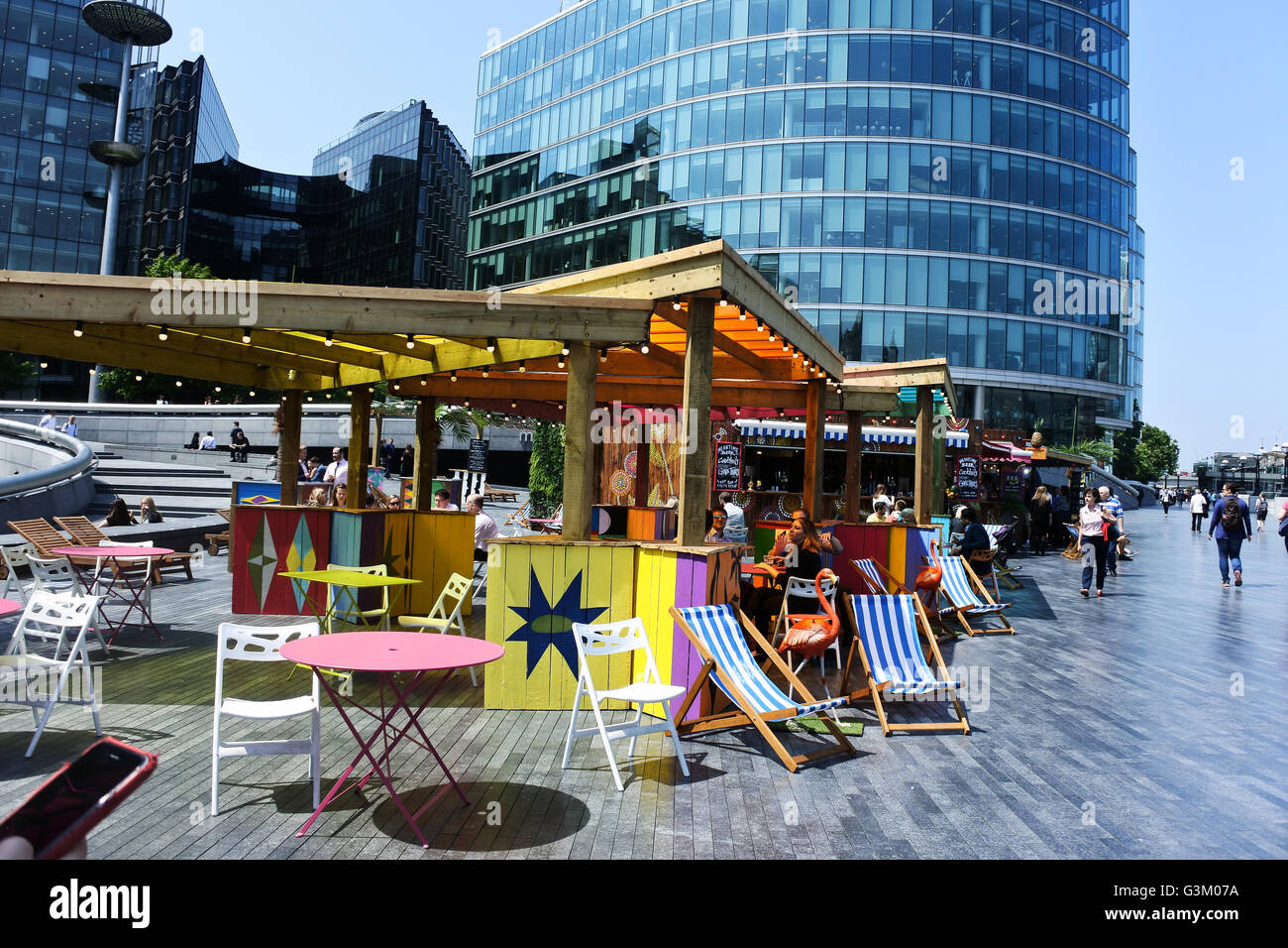 Pop up food shop hi-res stock photography and images - Alamy