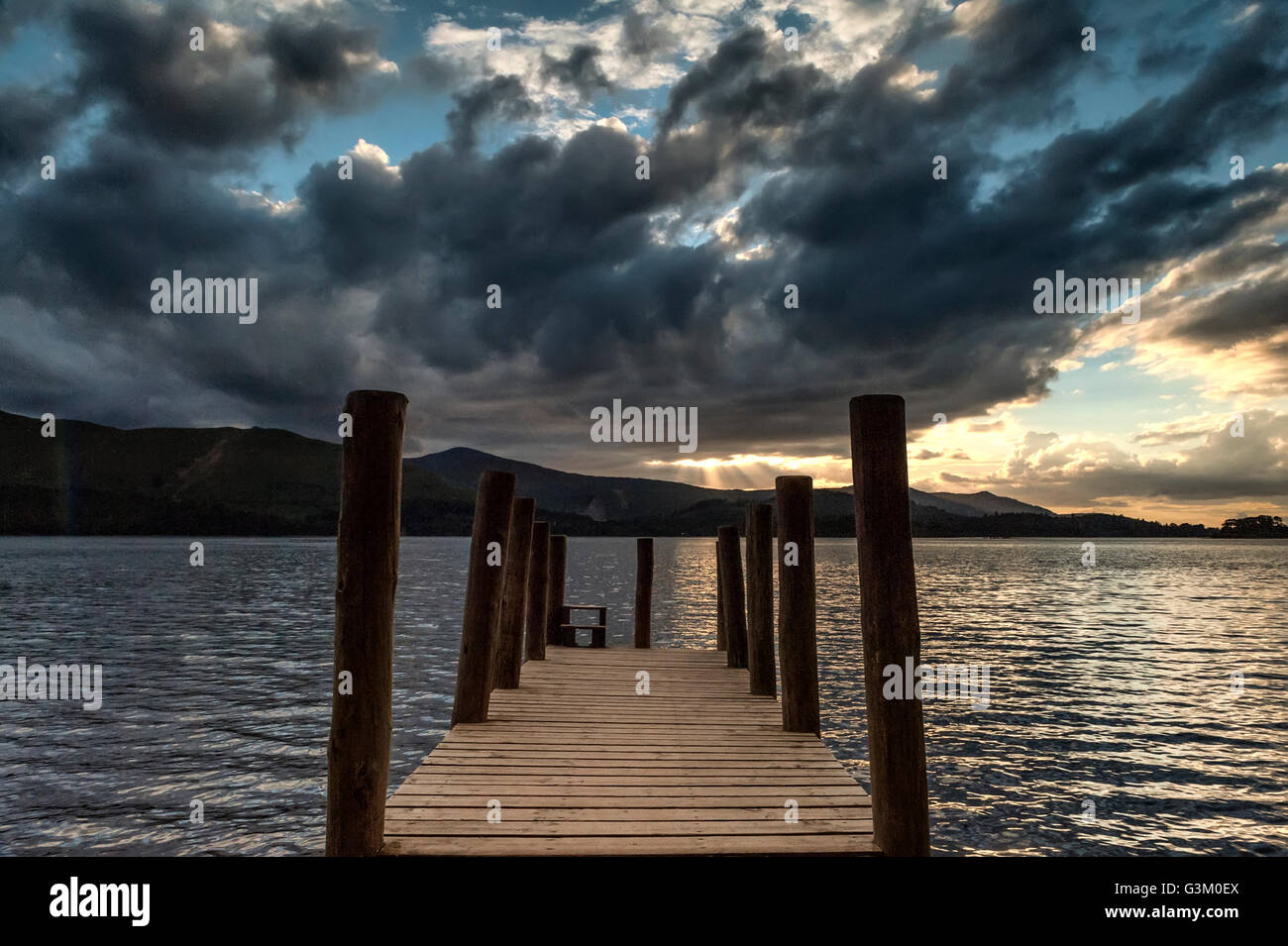 Jetty, evening sky at Derwent Water or Derwentwater, Lake District ...