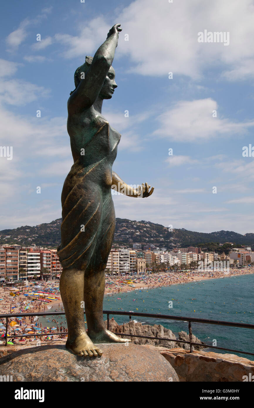 Sculpture "Monument a la Dona Marinera", Lloret de Mar, Costa Brava ...