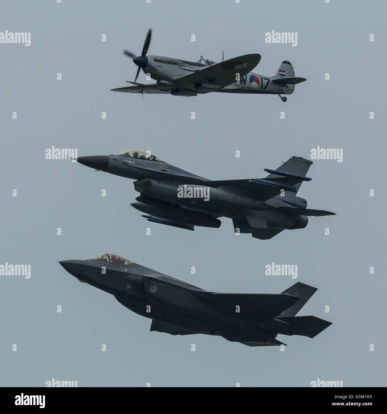 Ww2 generation hi-res stock photography and images - Alamy