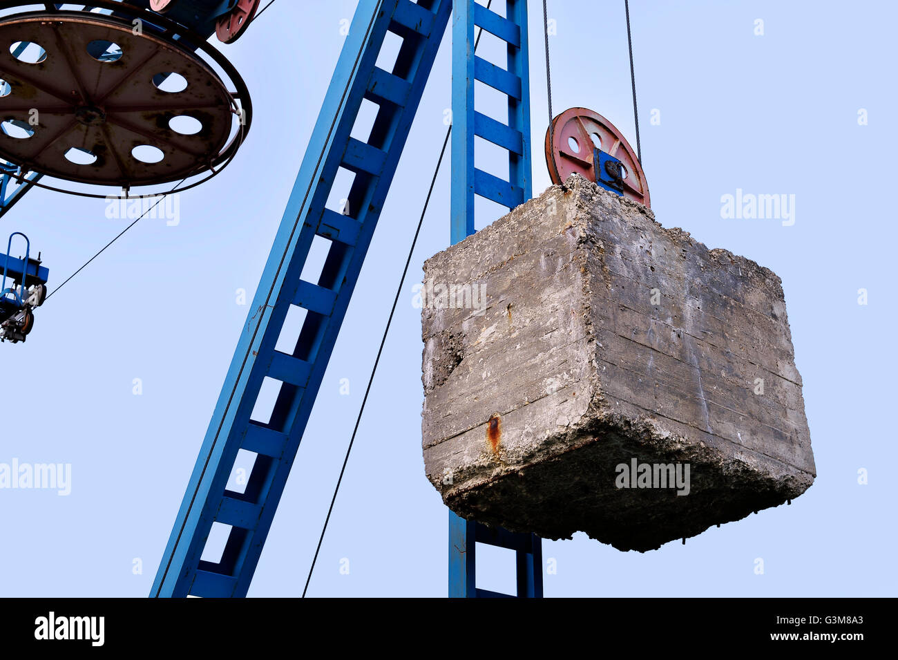 Counterweight hi-res stock photography and images - Alamy