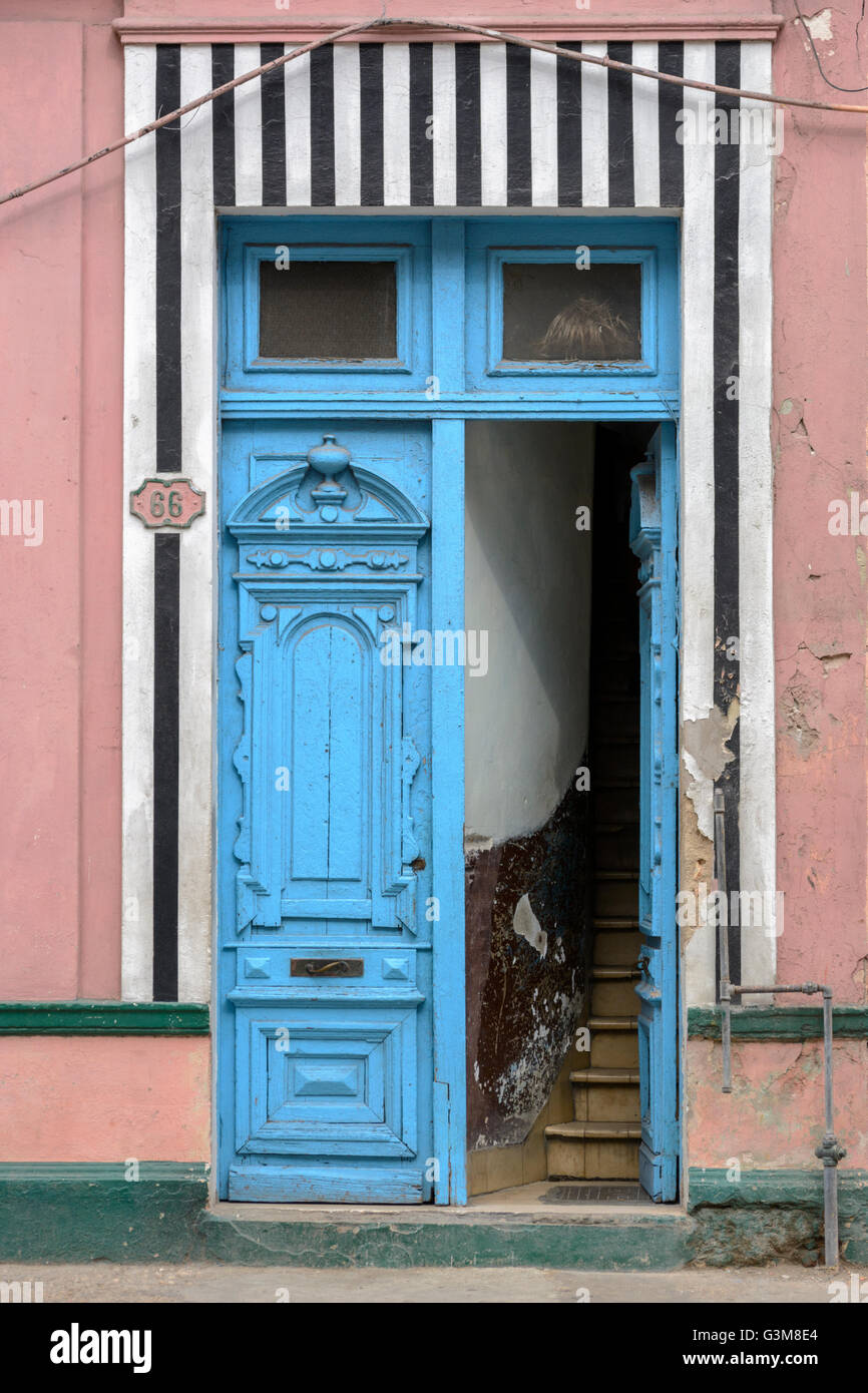 Havana doors hi-res stock photography and images - Alamy