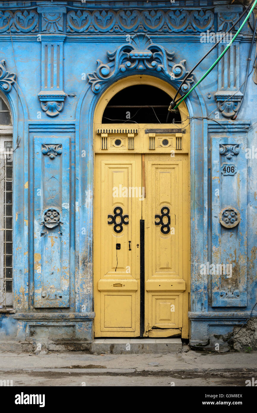 Havana doors hi-res stock photography and images - Alamy