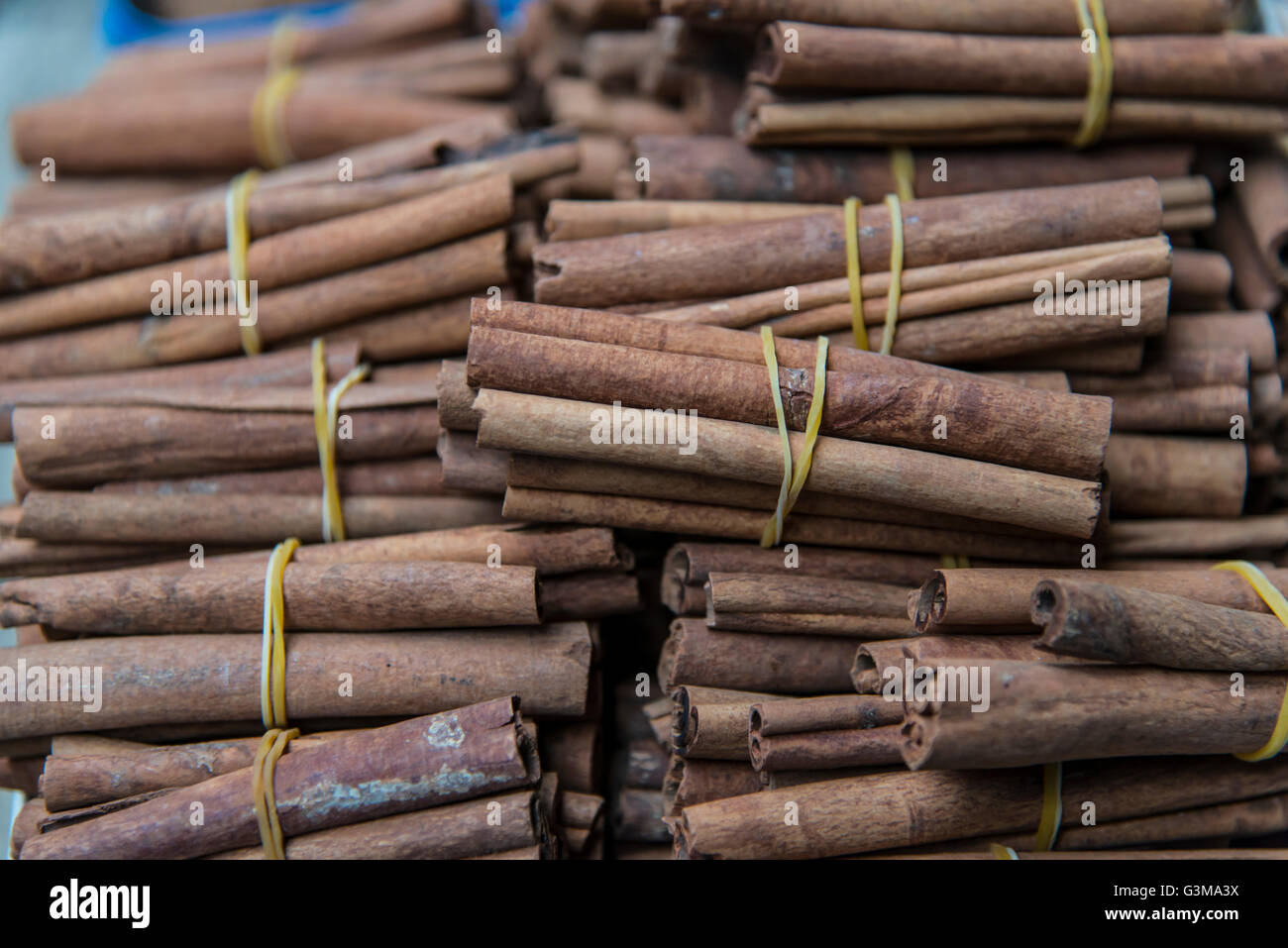 Cinnamon texture hi-res stock photography and images - Alamy